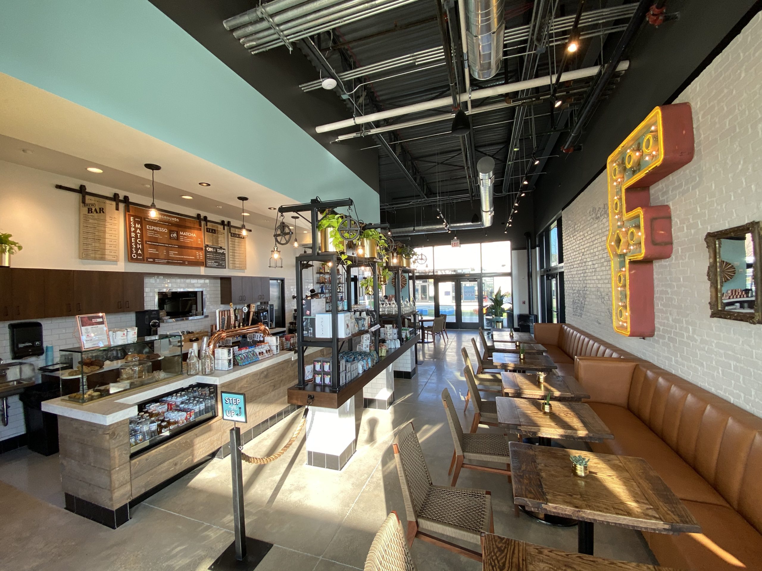 Dining | Mellody Farm